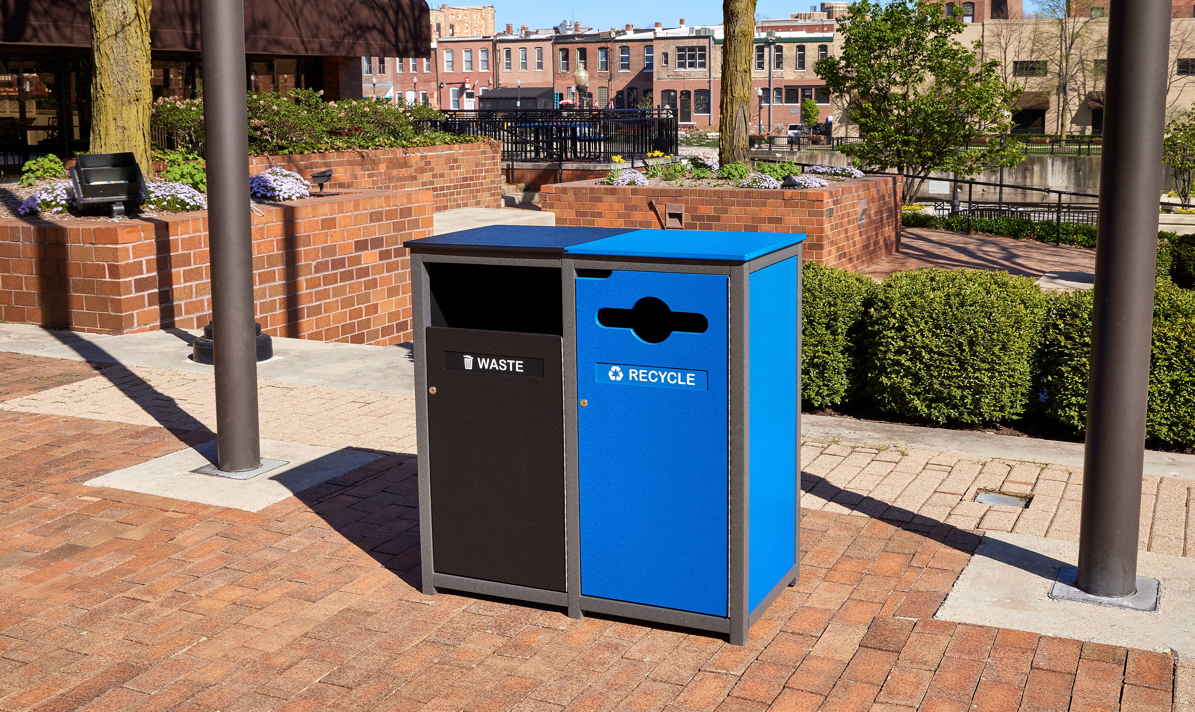 Acclaim Double Side-Load Receptacle WR-158 - - Barco Products Canada